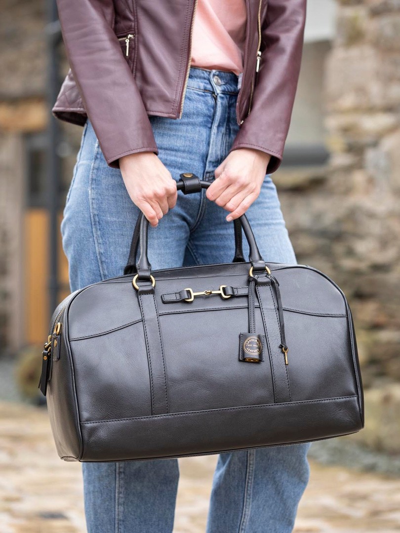 Heritage Leather Overnight Bag in Black