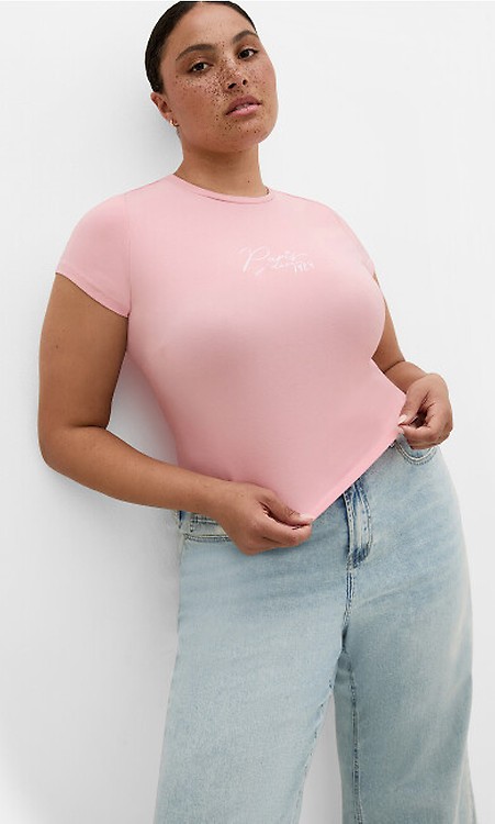 Women's Plus Size Micro Score Print Baby Pink Tee